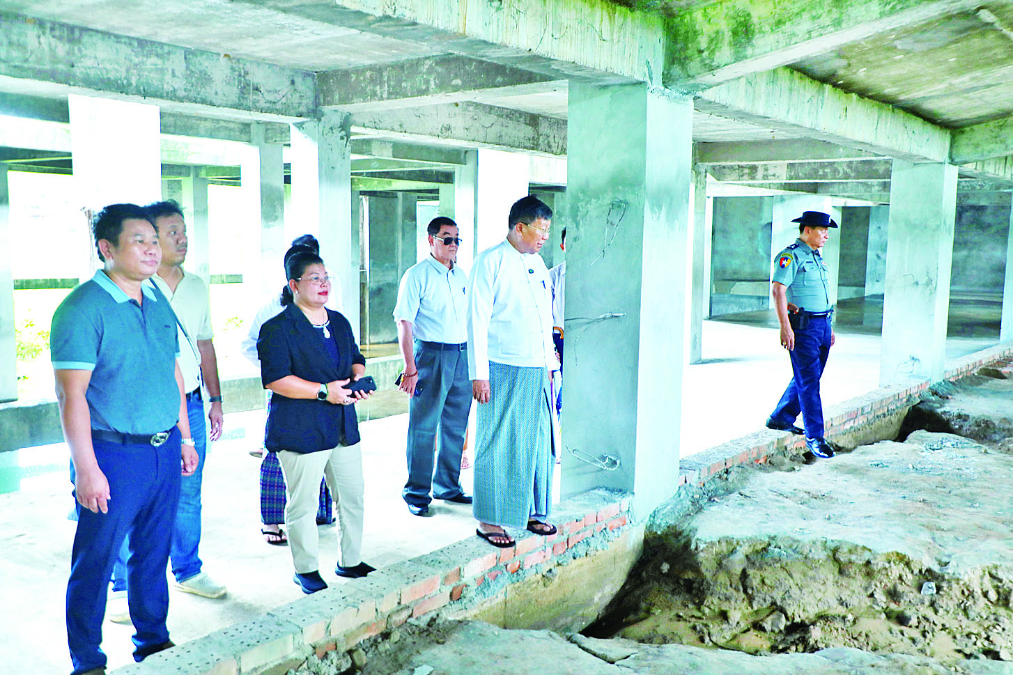 ပြည်ထောင်စုဝန်ကြီး ဦးတင်ဦးလွင် ရန်ကုန်မြို့ရှိ အနုပညာဗဟိုဌာနတည်ဆောက်မှုလုပ်ငန်းများ ကြည့်ရှုစစ်ဆေး